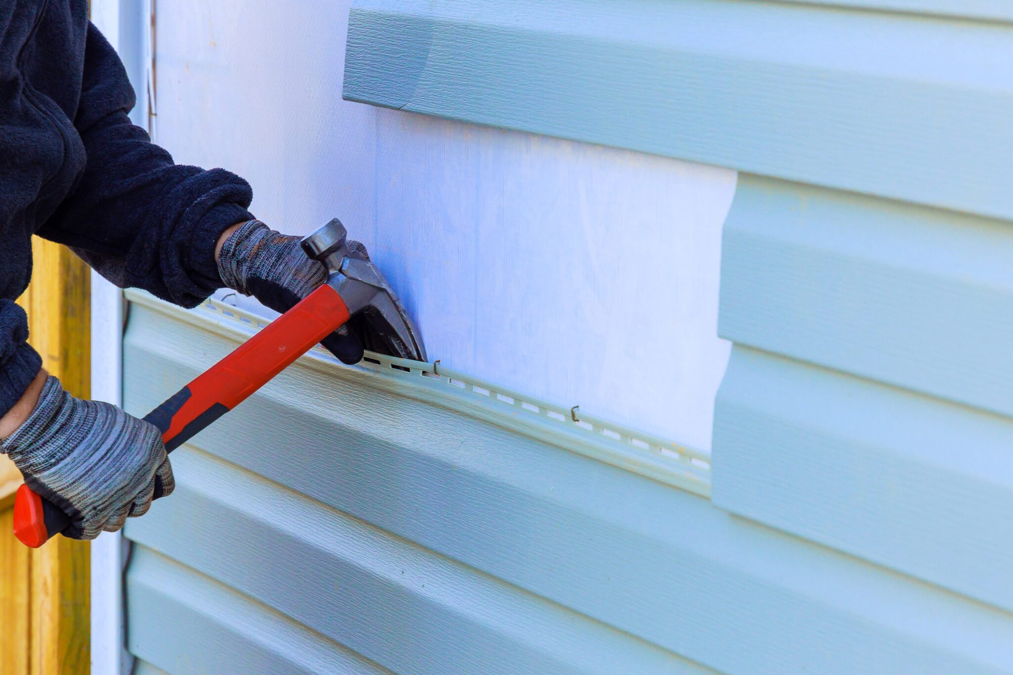 Can You Install Vinyl Siding in the Winter on Long Island?